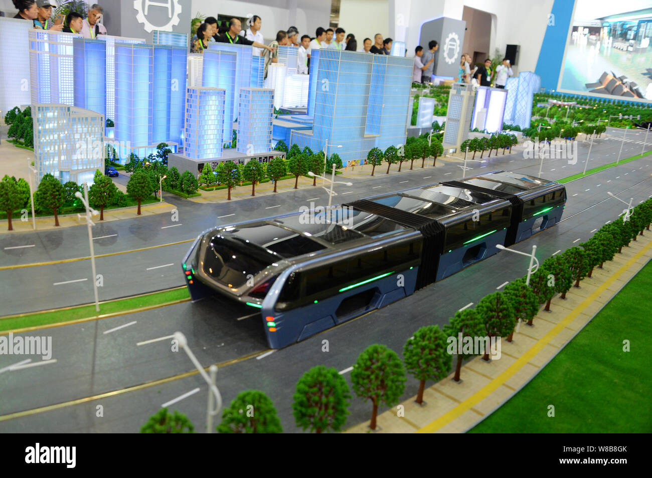 Transit elevated bus china hi-res stock photography and images - Alamy