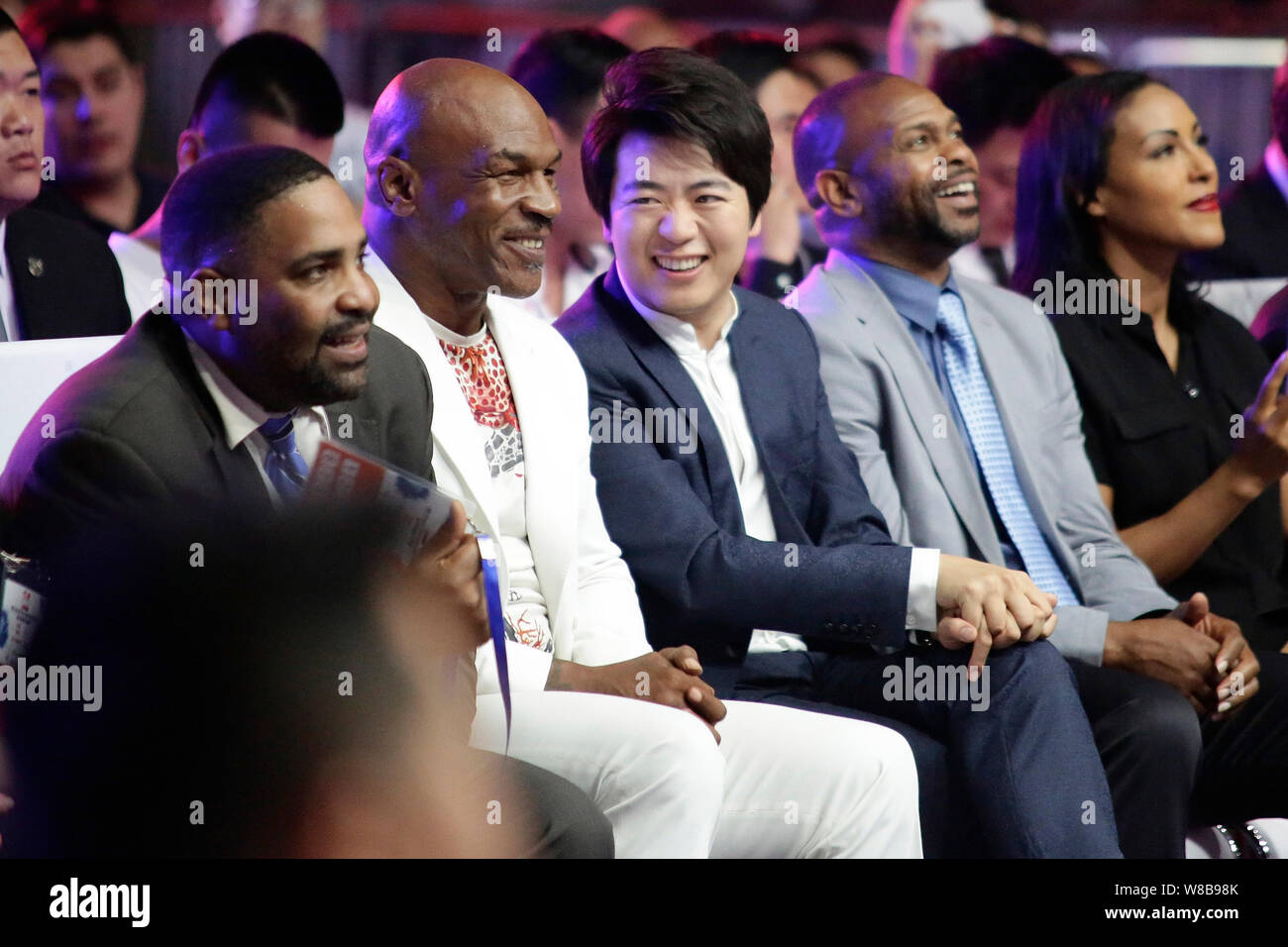 Boxing mike tyson hi-res stock photography and images - Alamy