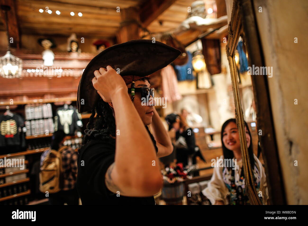 Hat World Store High Resolution Stock Photography and Images - Alamy