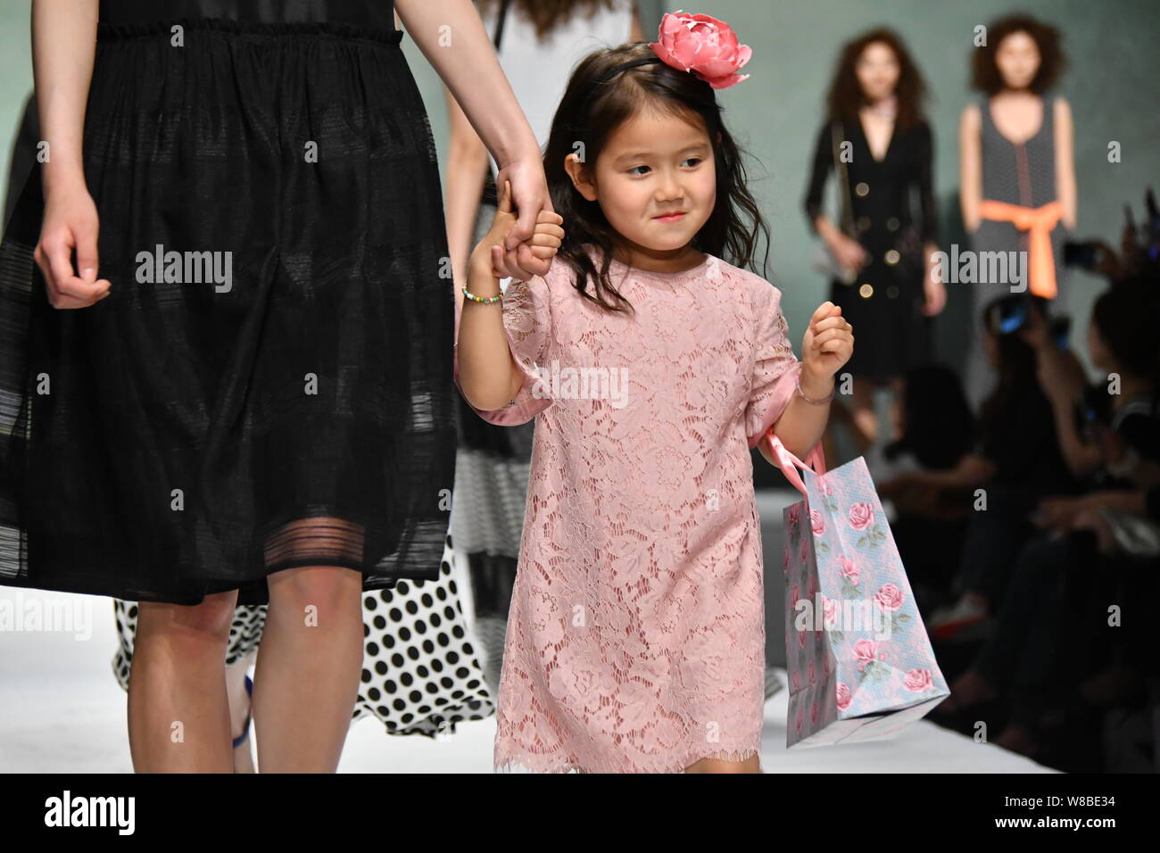 South Korean child star Kim Tae-rin (Taylor), the daughter of American ...