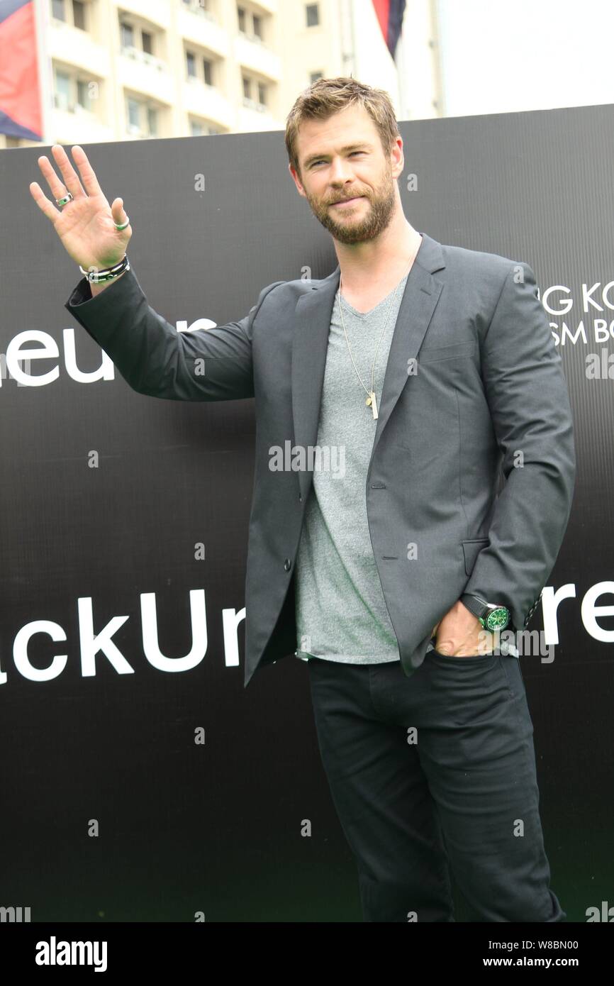 Australian actor chris hemsworth poses hi-res stock photography and ...