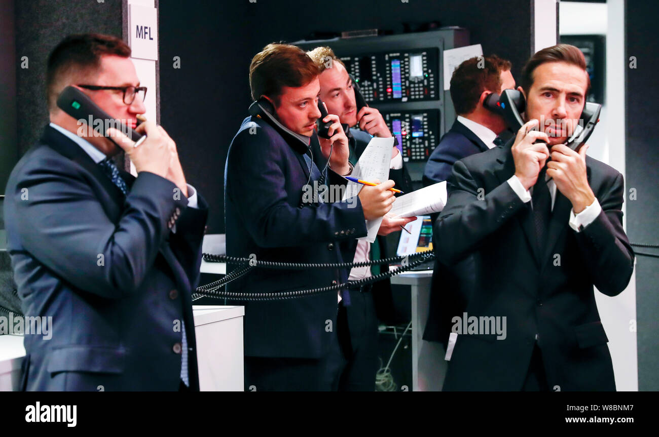 Open outcry hi-res stock photography and images - Alamy