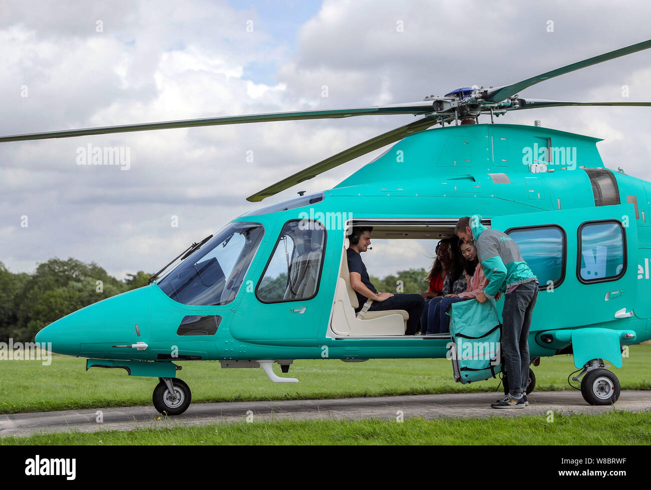 New helicopter dining experience over london hi-res stock photography ...