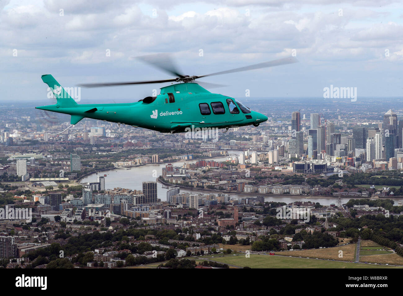 New helicopter dining experience over london hi-res stock photography ...
