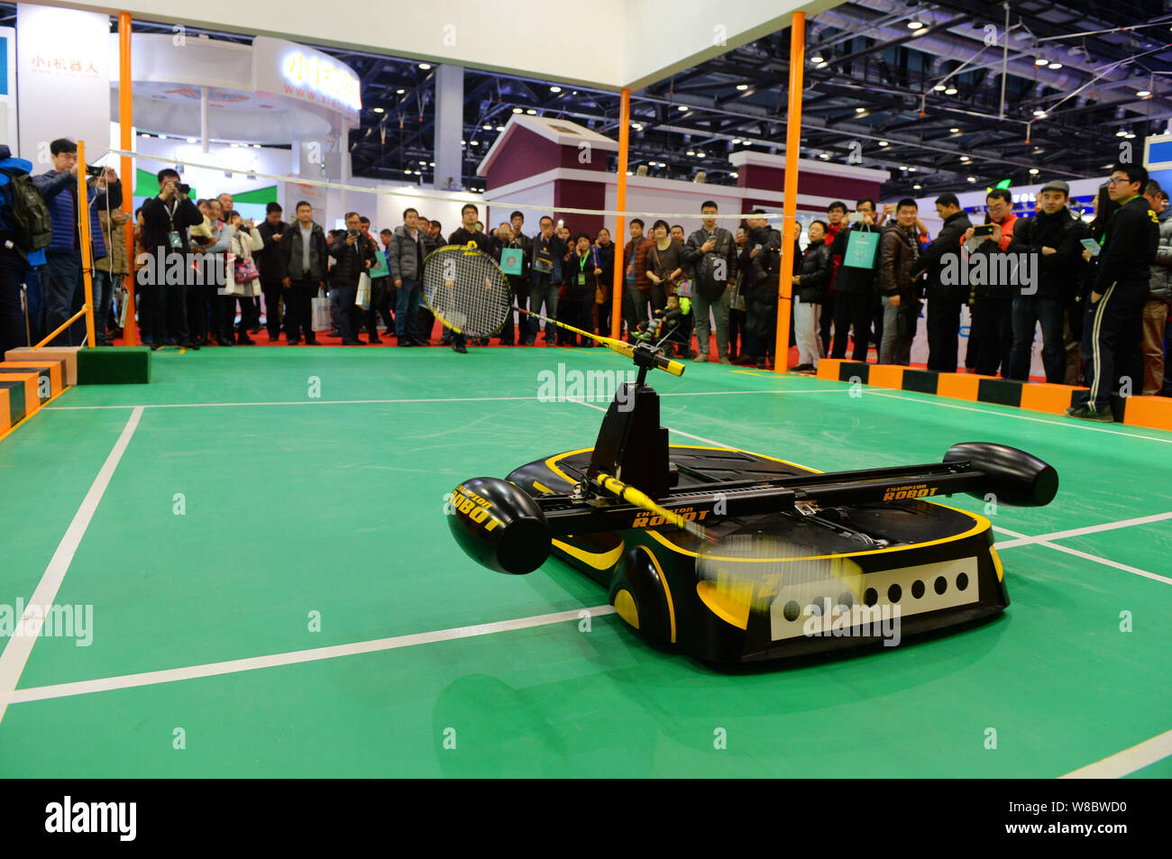 Badminton robot hi-res stock photography and images - Alamy