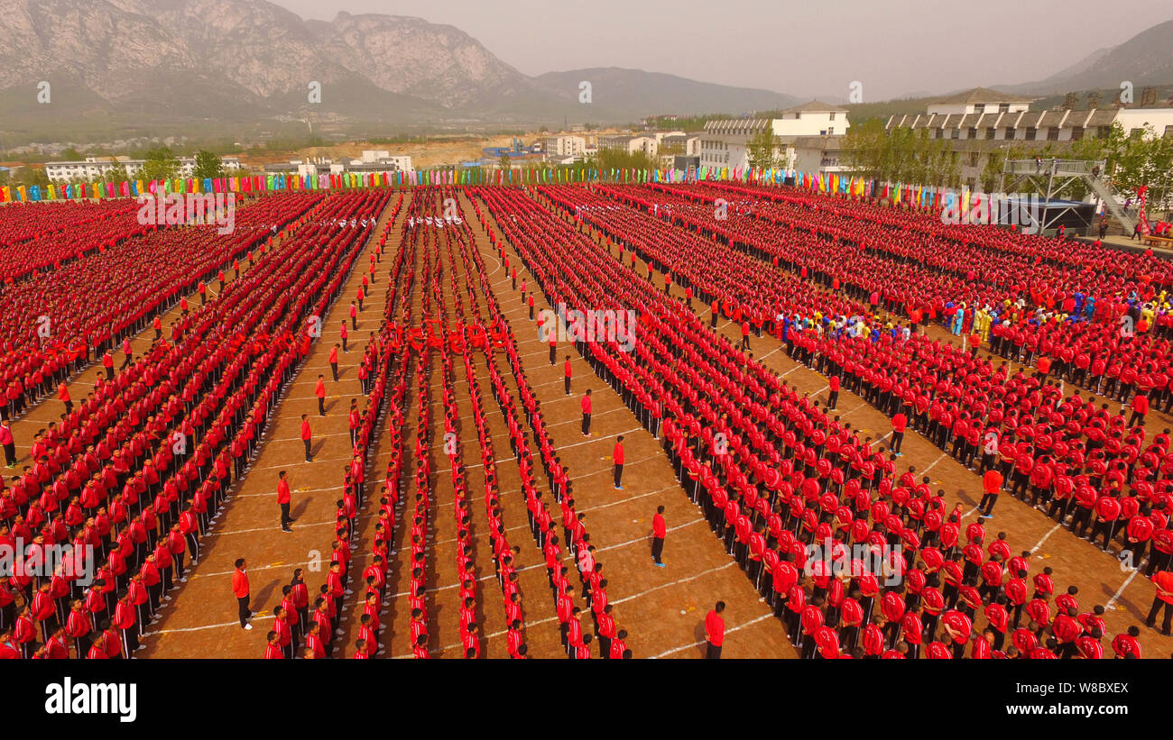 Chinese students take part in the spring training at the Shaolin Temple ...