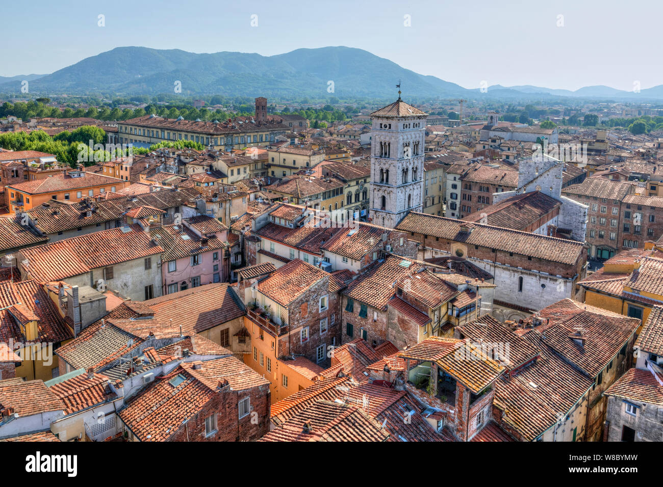 Lucca central hi-res stock photography and images - Alamy