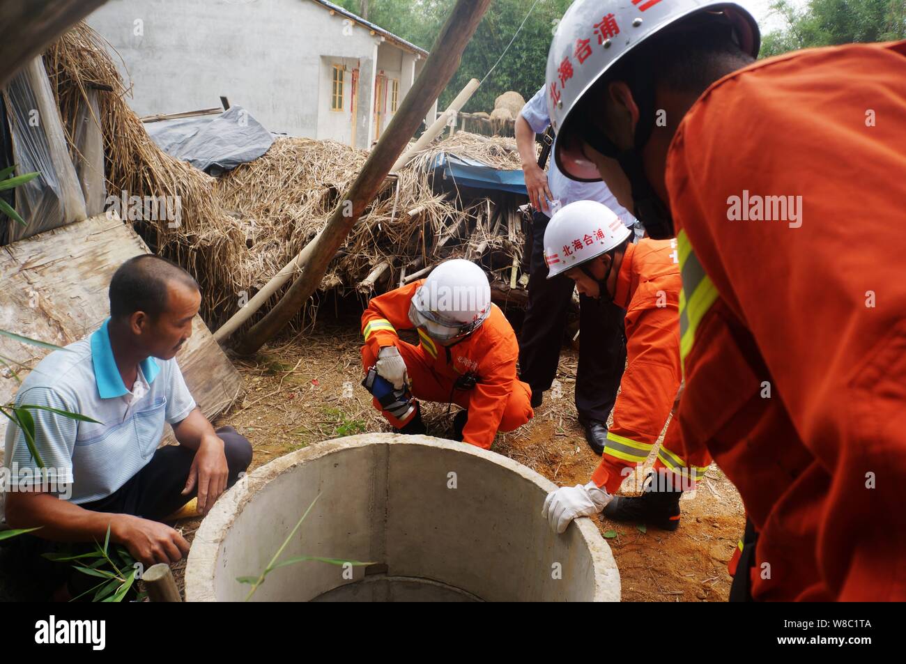 Trapped kid hi-res stock photography and images - Alamy
