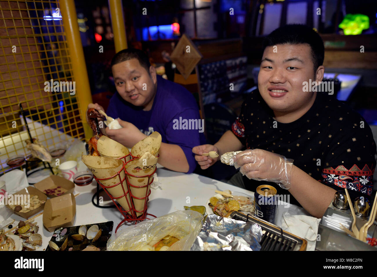 Obese men hi-res stock photography and images - Alamy