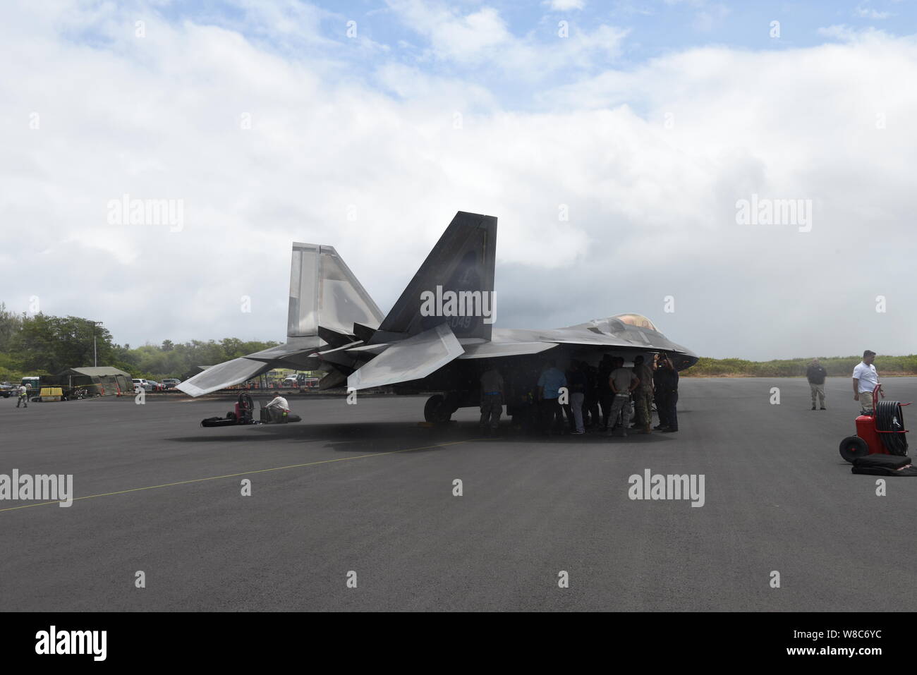 154th aircraft maintenance squadron hi-res stock photography and images ...