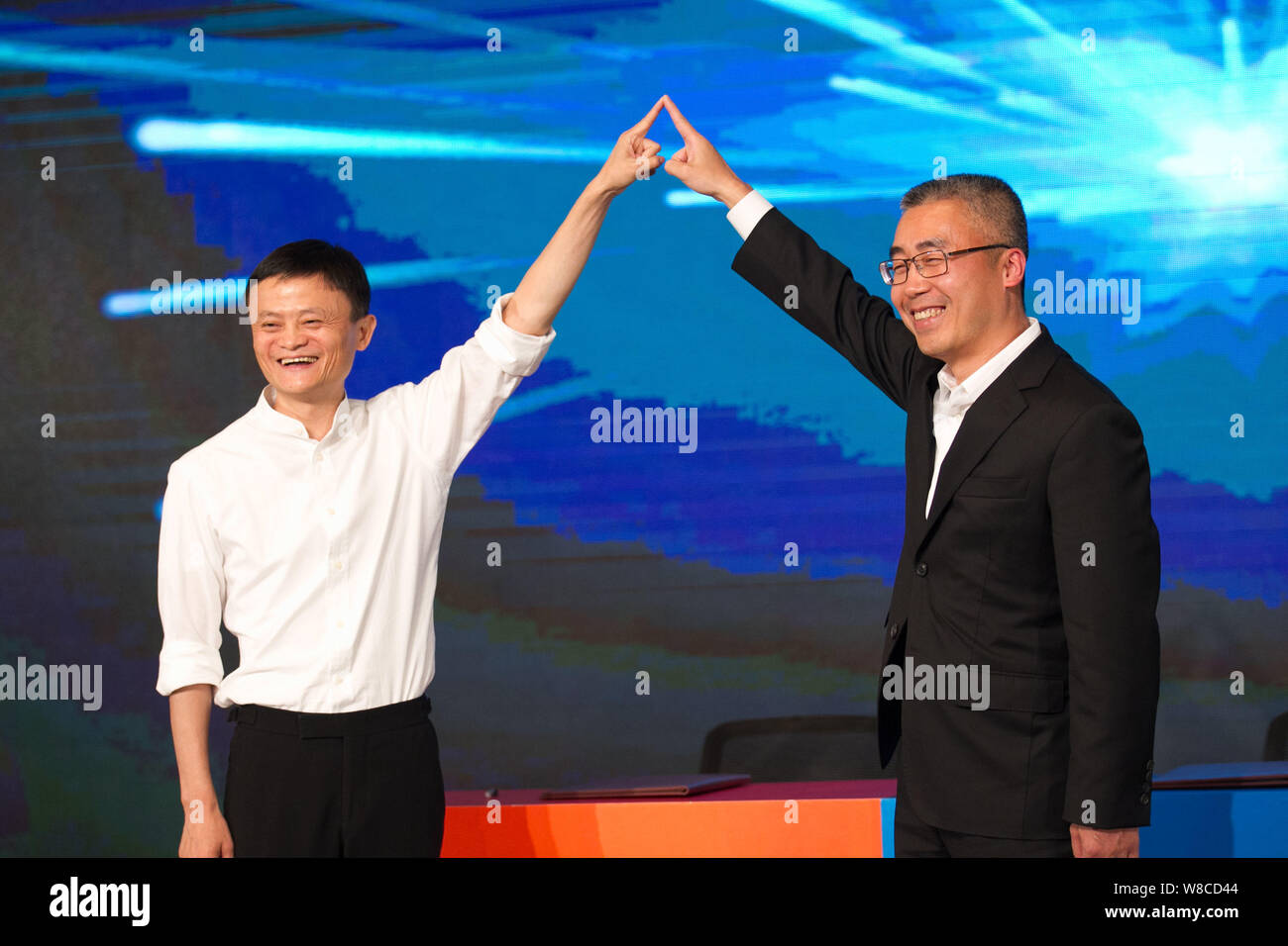 Li ruigang hi-res stock photography and images - Alamy