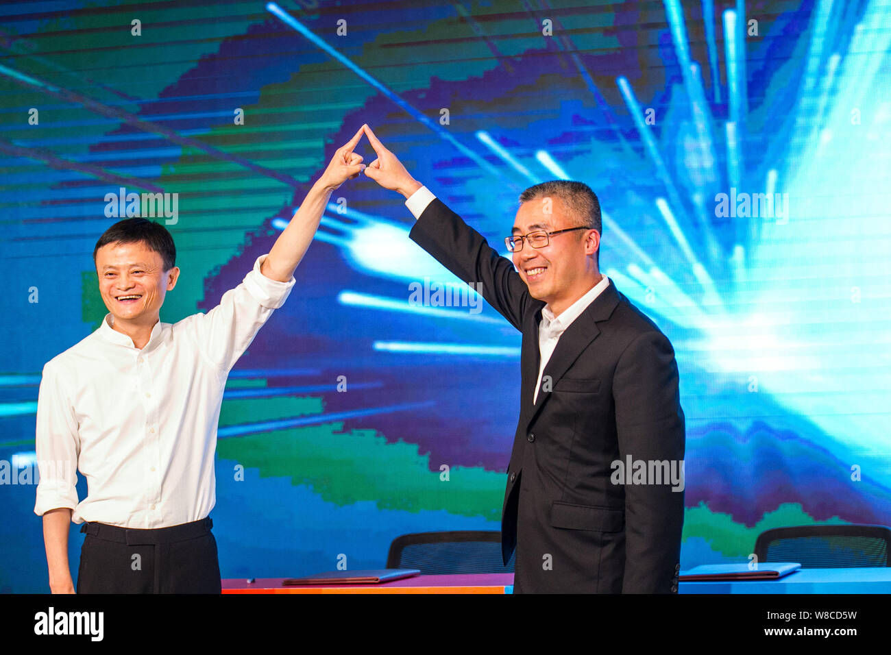 Li ruigang hi-res stock photography and images - Alamy