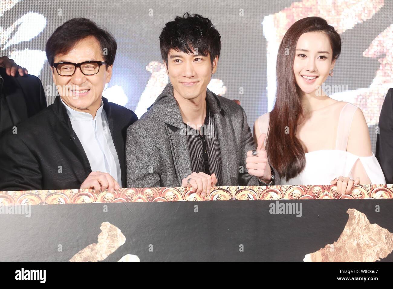 (From left) Hong Kong kungfu star Jackie Chan, Taiwan-based American ...