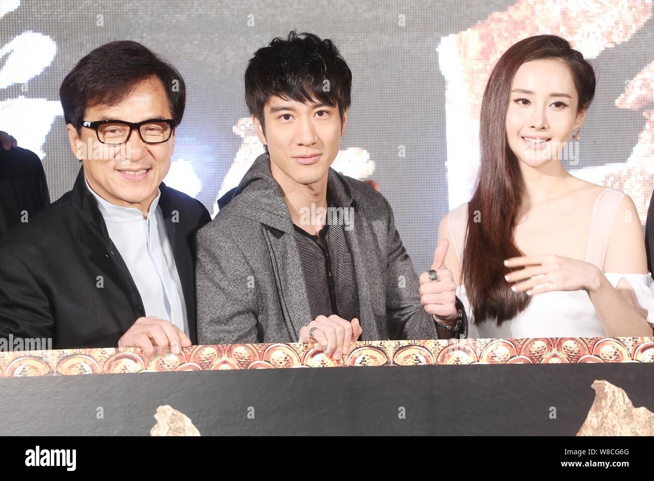 (From left) Hong Kong kungfu star Jackie Chan, Taiwan-based American ...