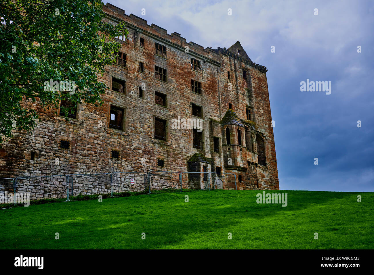 Linlithgow palace hi-res stock photography and images - Alamy