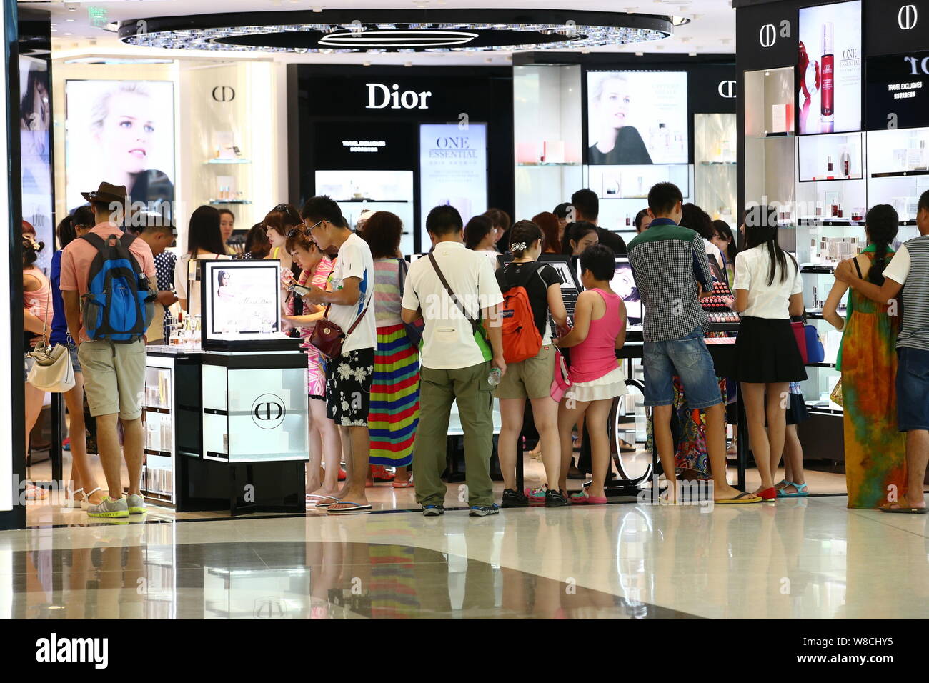 Dior cosmetics store hi-res stock photography and images - Alamy