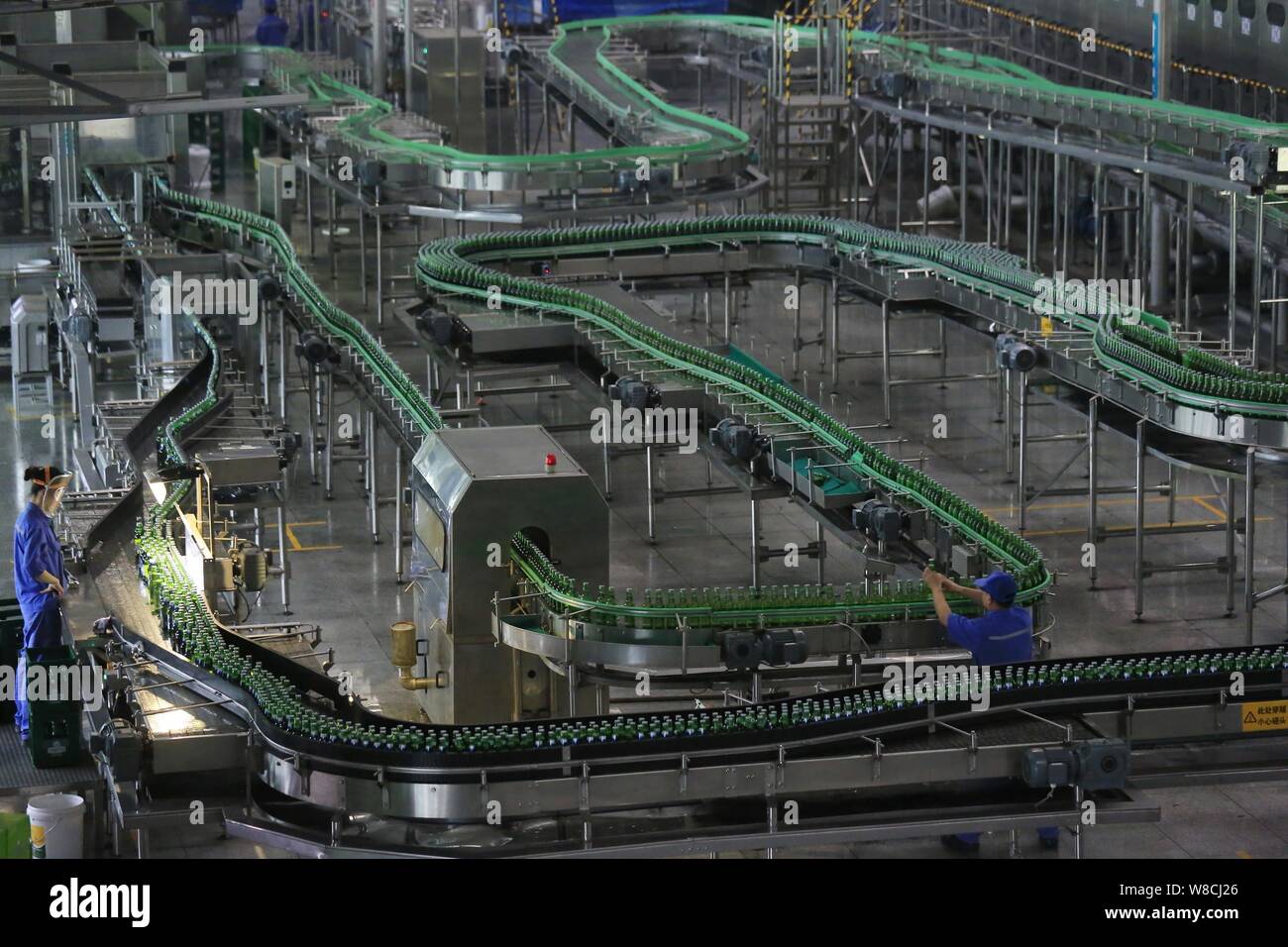 Beer production line hi-res stock photography and images - Alamy