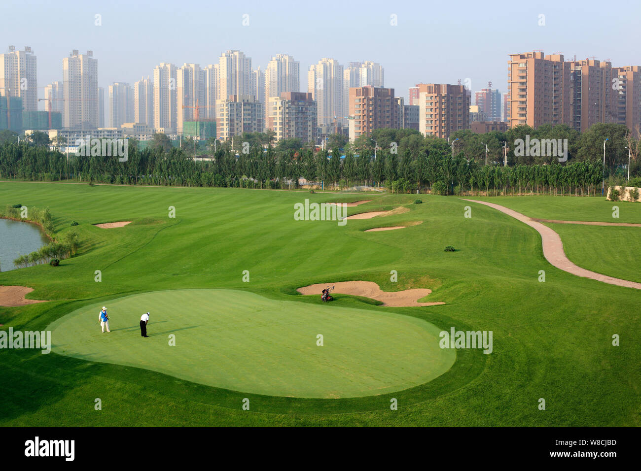 File view golf course hi-res stock photography and images - Alamy