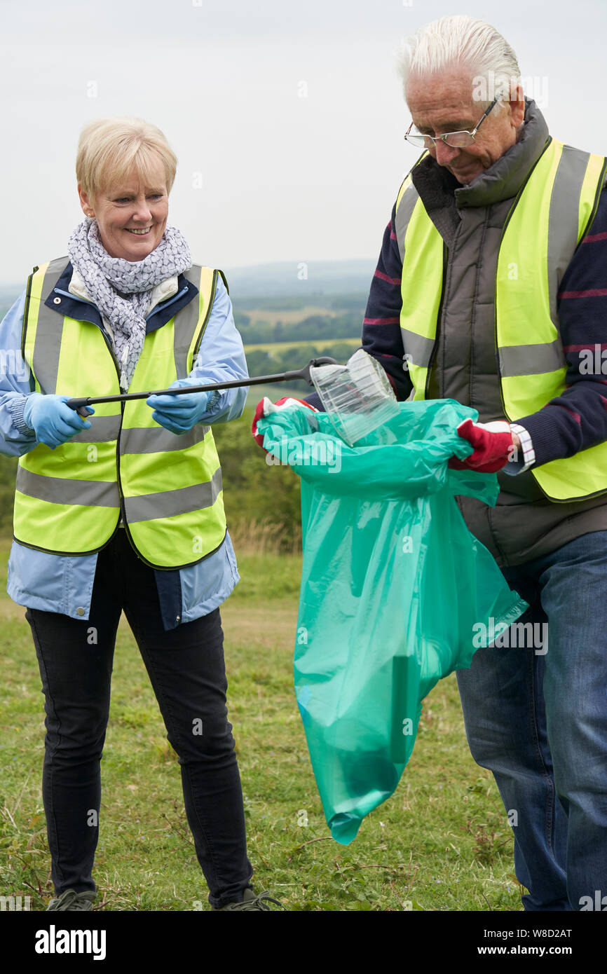 Cleaning up the countryside hi-res stock photography and images - Alamy