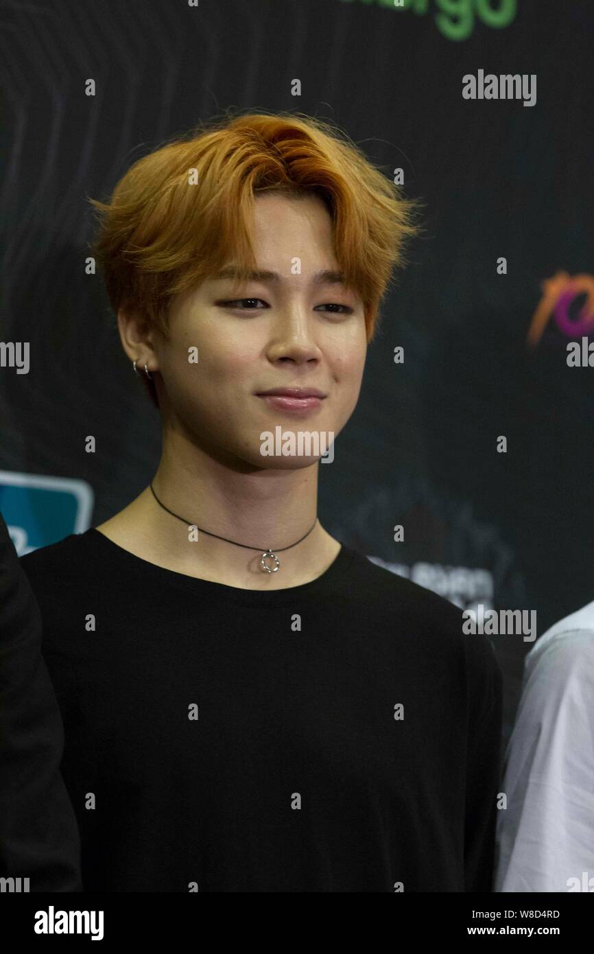 Mnet asian music bts 2015 hi-res stock photography and images - Alamy