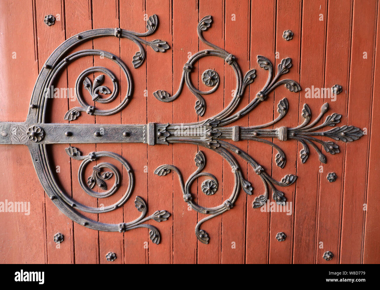 Ornamental hinges hi-res stock photography and images - Alamy