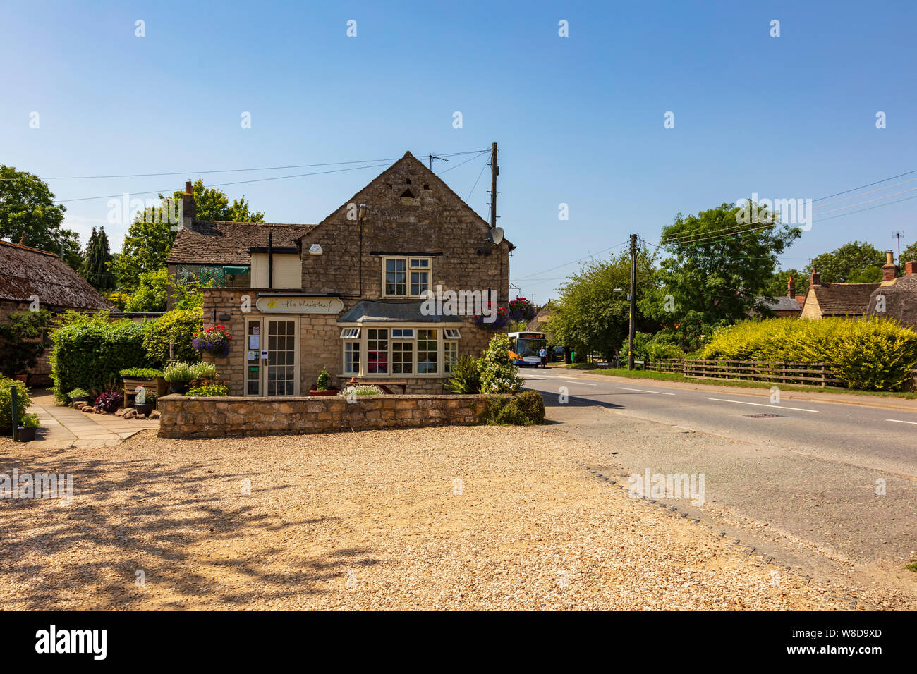 The wheatsheaf pub greetham hi-res stock photography and images - Alamy