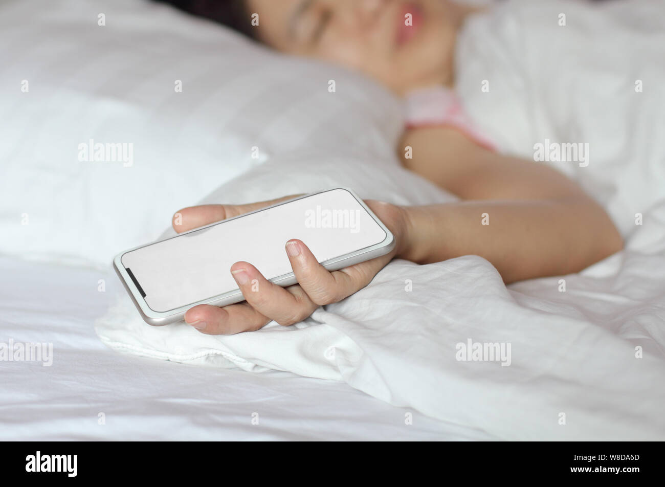 Person holding mobile cell hi-res stock photography and images - Alamy