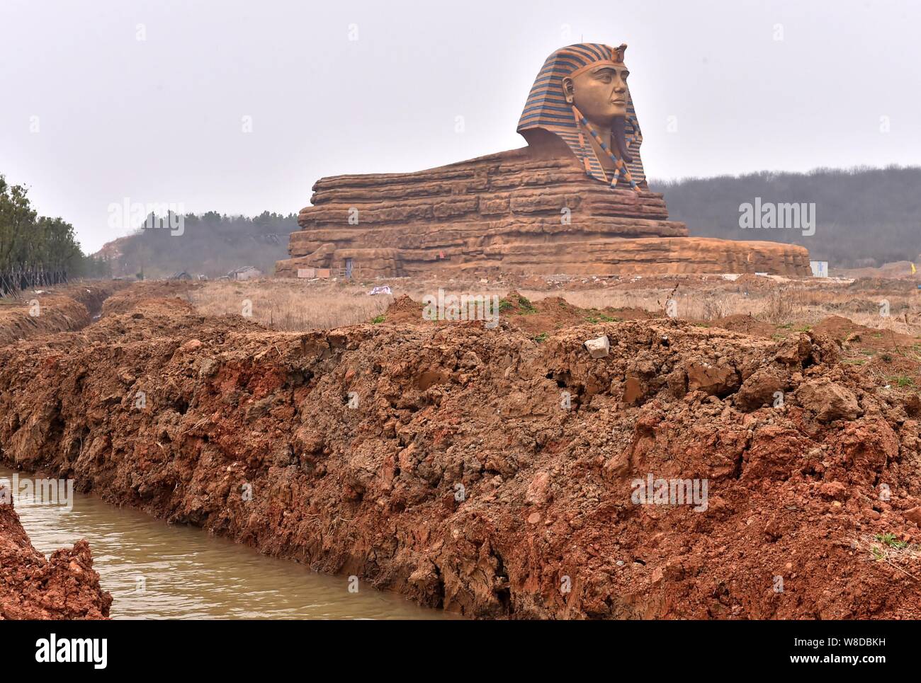 Sphinx replica china hi-res stock photography and images - Alamy