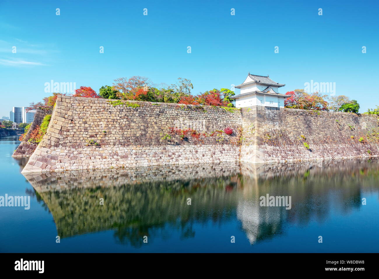 Moat around osaka castle hi-res stock photography and images - Alamy