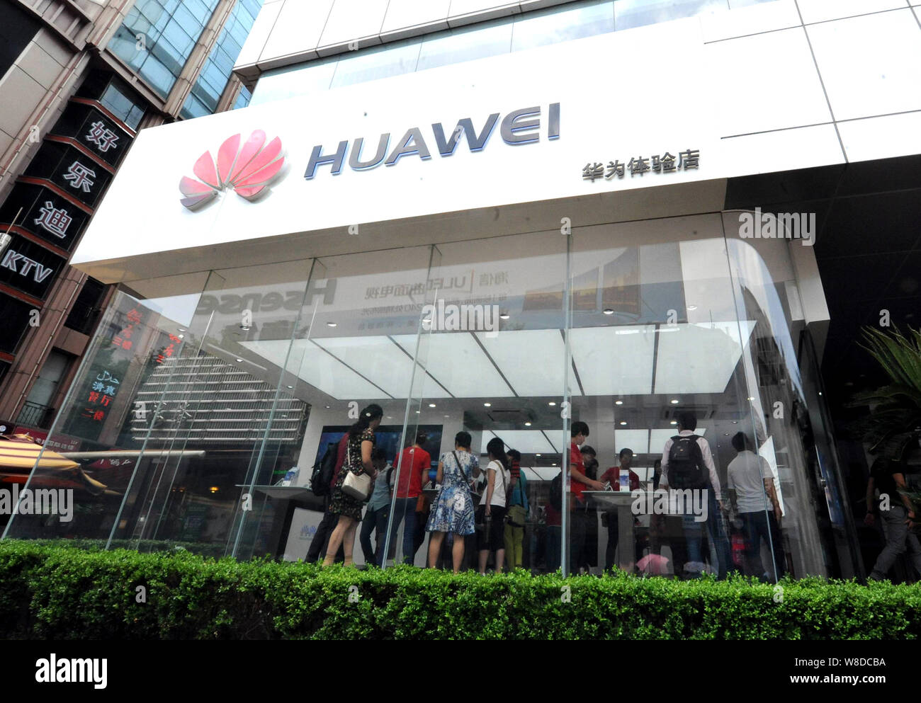 Research labs hi-res stock photography and images - Alamy