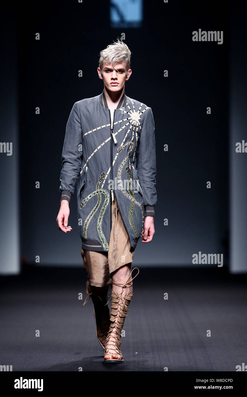 Nn model hi-res stock photography and images - Alamy