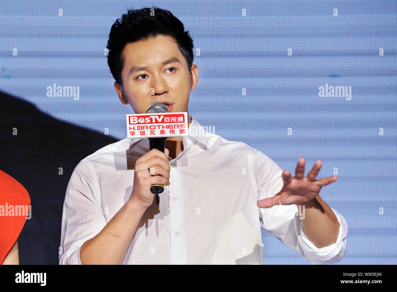 First tv hi-res stock photography and images - Alamy