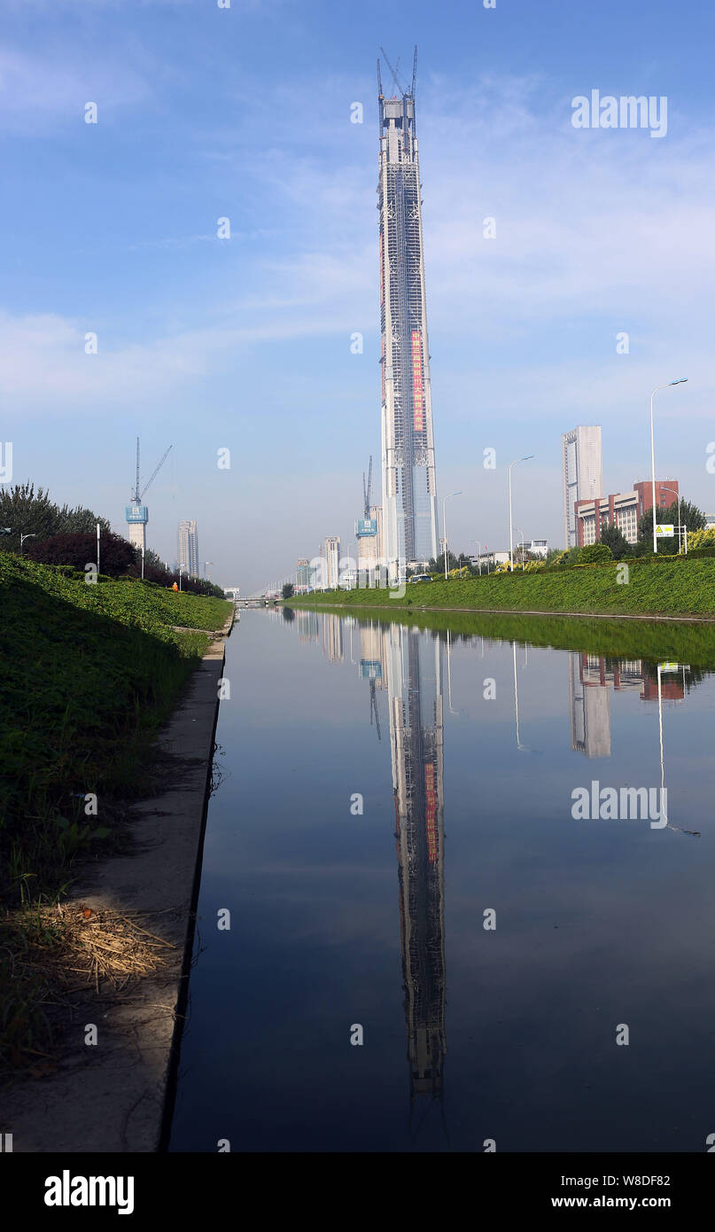 China 117 tower hi-res stock photography and images - Alamy