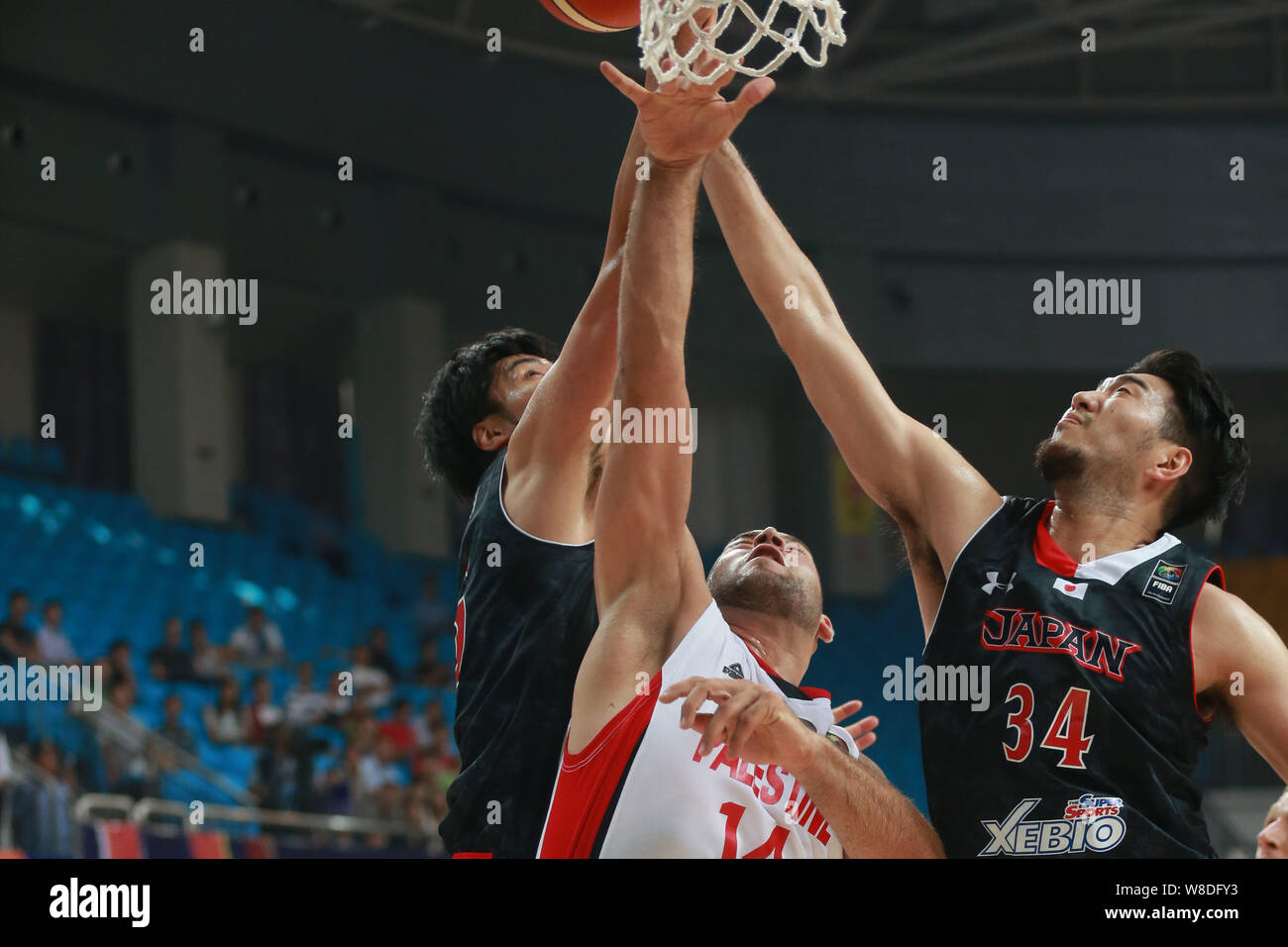Joji Takeuchi, left, and Ryumo Ono, right, of Japan challenge Hamza ...