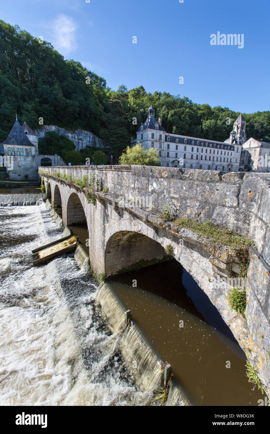 Brantome en Perigord, France. The Pont Coude (Right Angle Bridge) over ...