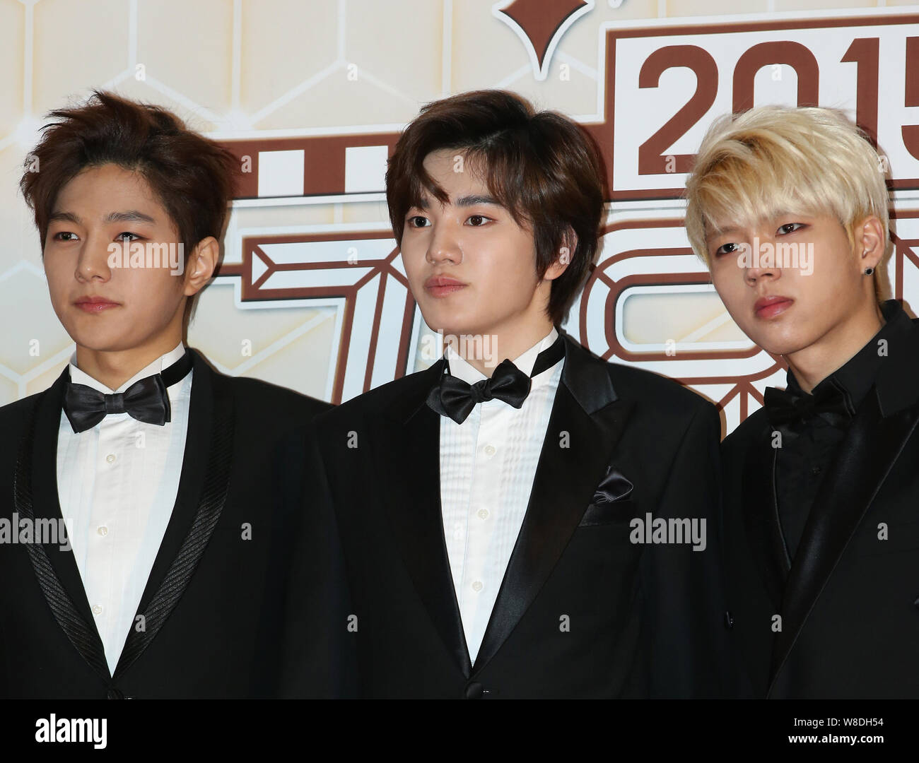 Members of South Korean boy group Infinite arrive on the red carpet for ...
