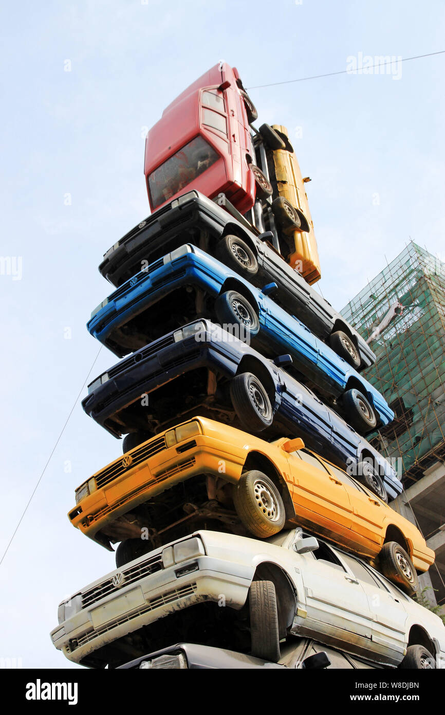 Car tower hi-res stock photography and images - Alamy