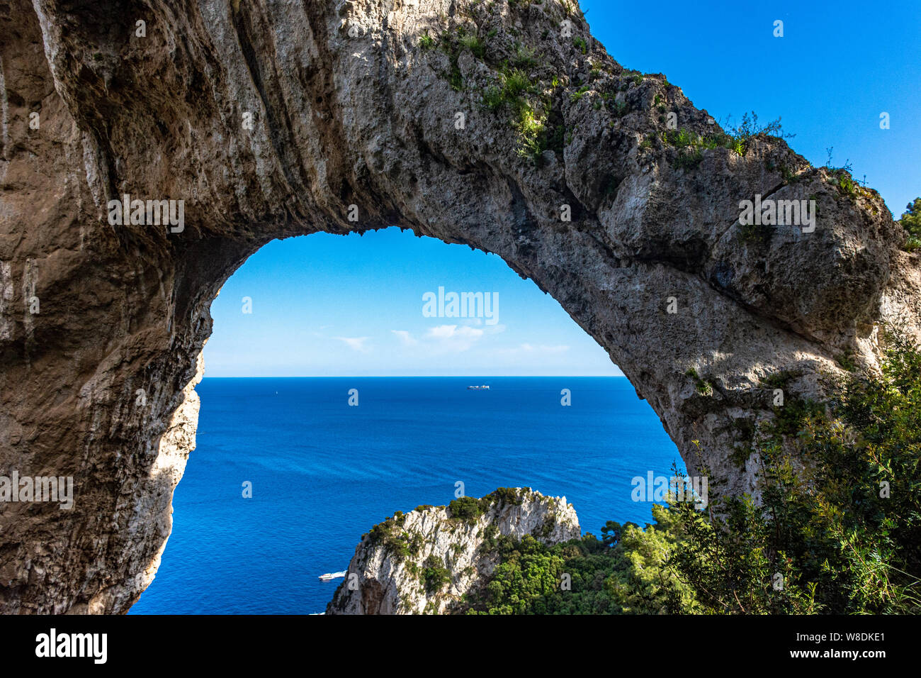 Italy, Capri, panorama and details of the natural arch Stock Photo - Alamy