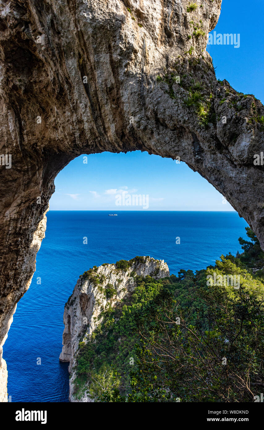 Italy, Capri, panorama and details of the natural arch Stock Photo - Alamy
