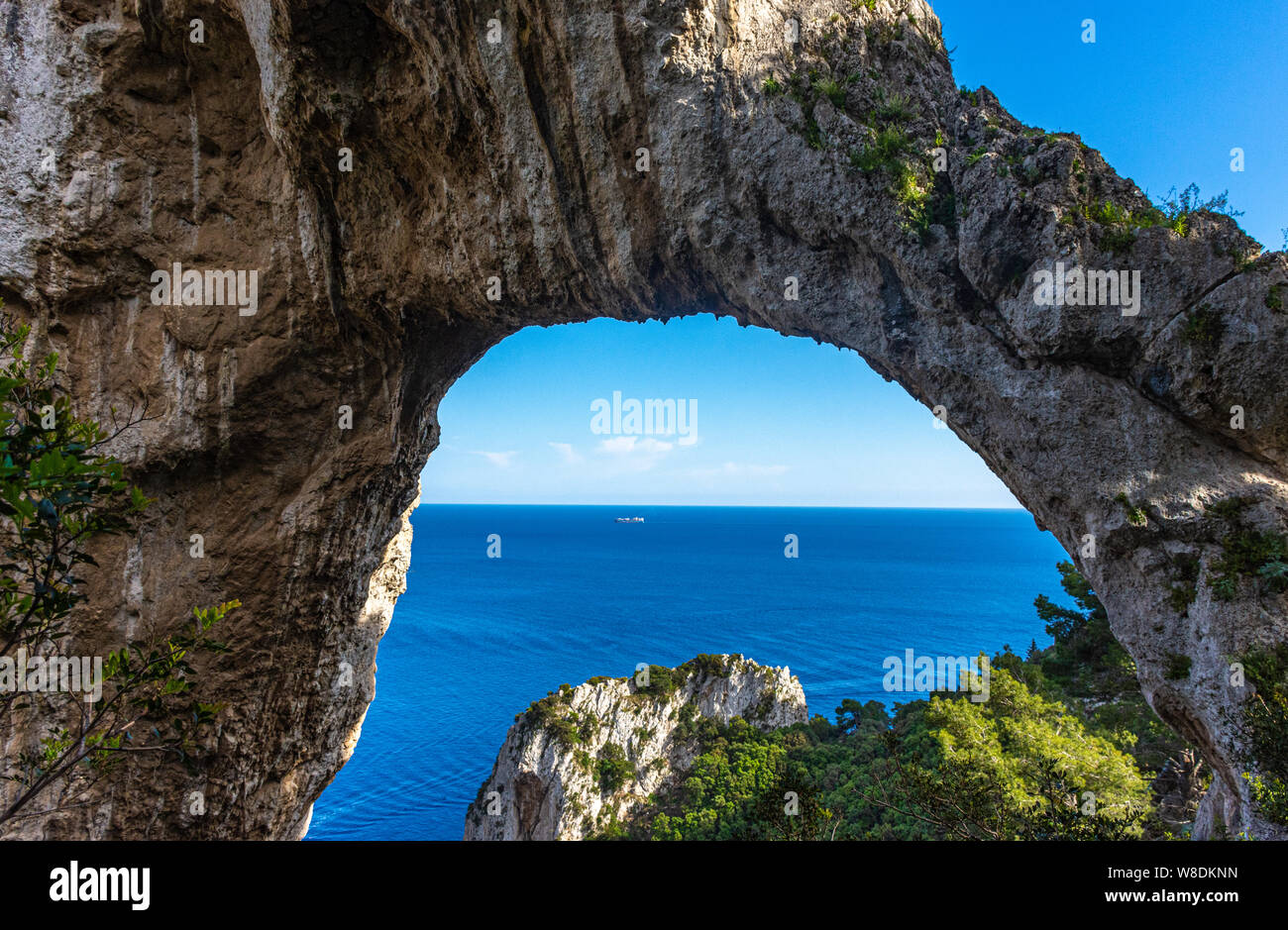 Italy, Capri, panorama and details of the natural arch Stock Photo - Alamy