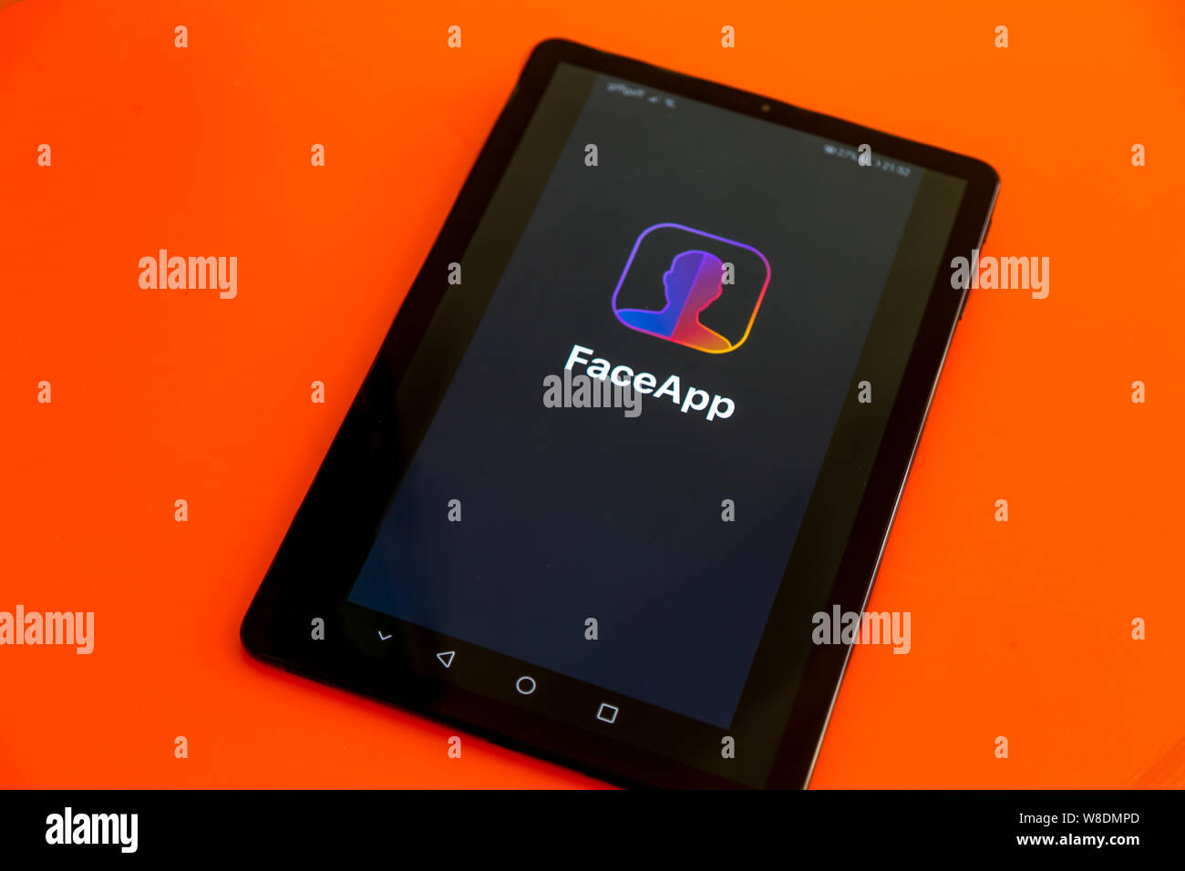 Faceapp hi-res stock photography and images - Alamy