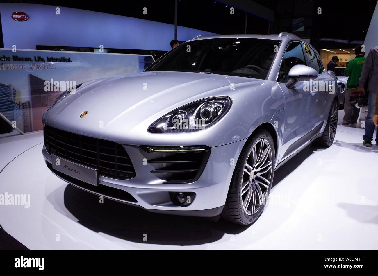 Porsche macan 2014 hi-res stock photography and images - Alamy