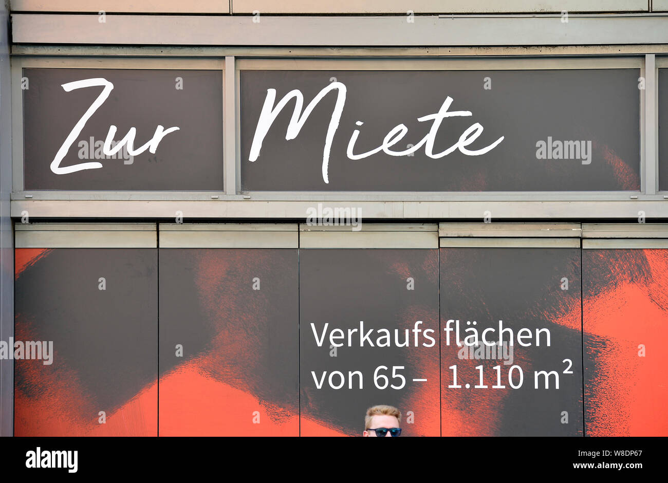 Rent retail space hi-res stock photography and images - Alamy