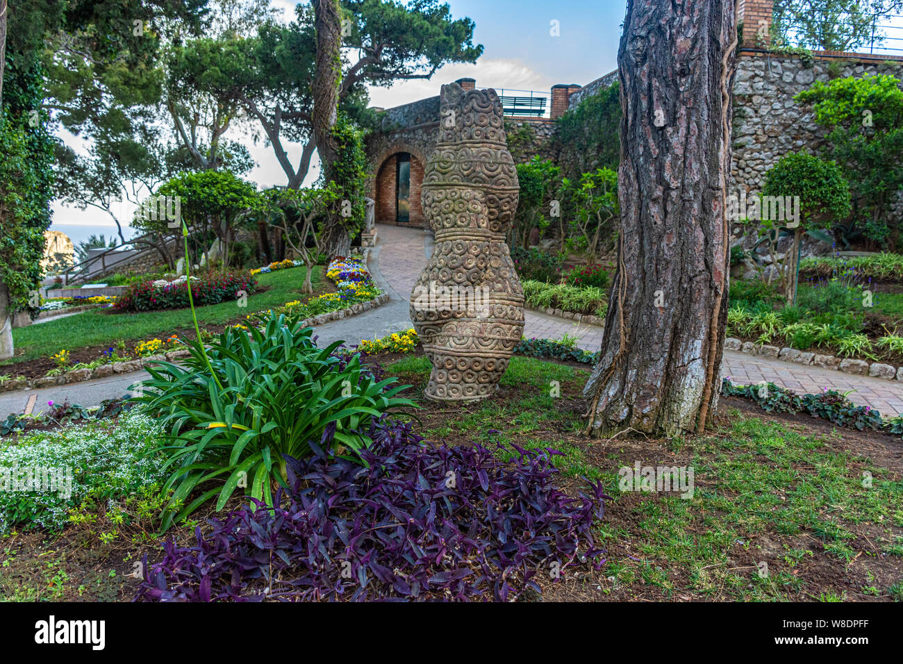 Italy, Capri, avenue in the gardens of Augustus Stock Photo - Alamy