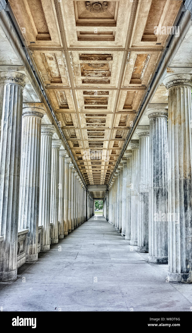 Pillar of the building hi-res stock photography and images - Alamy