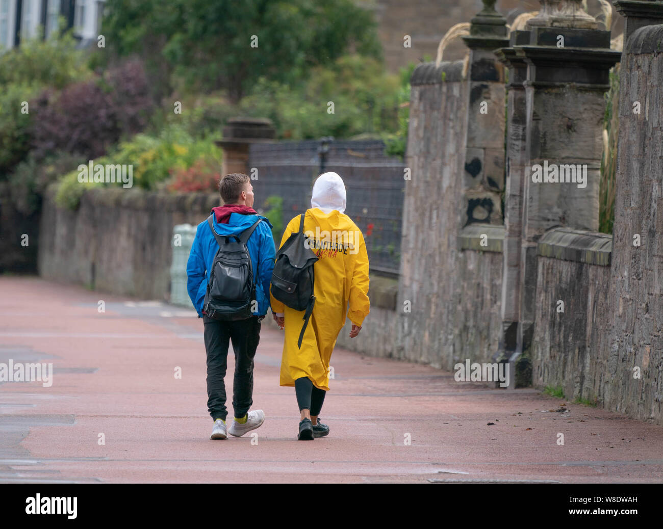 Portobello beach walking edinburgh hi-res stock photography and images ...