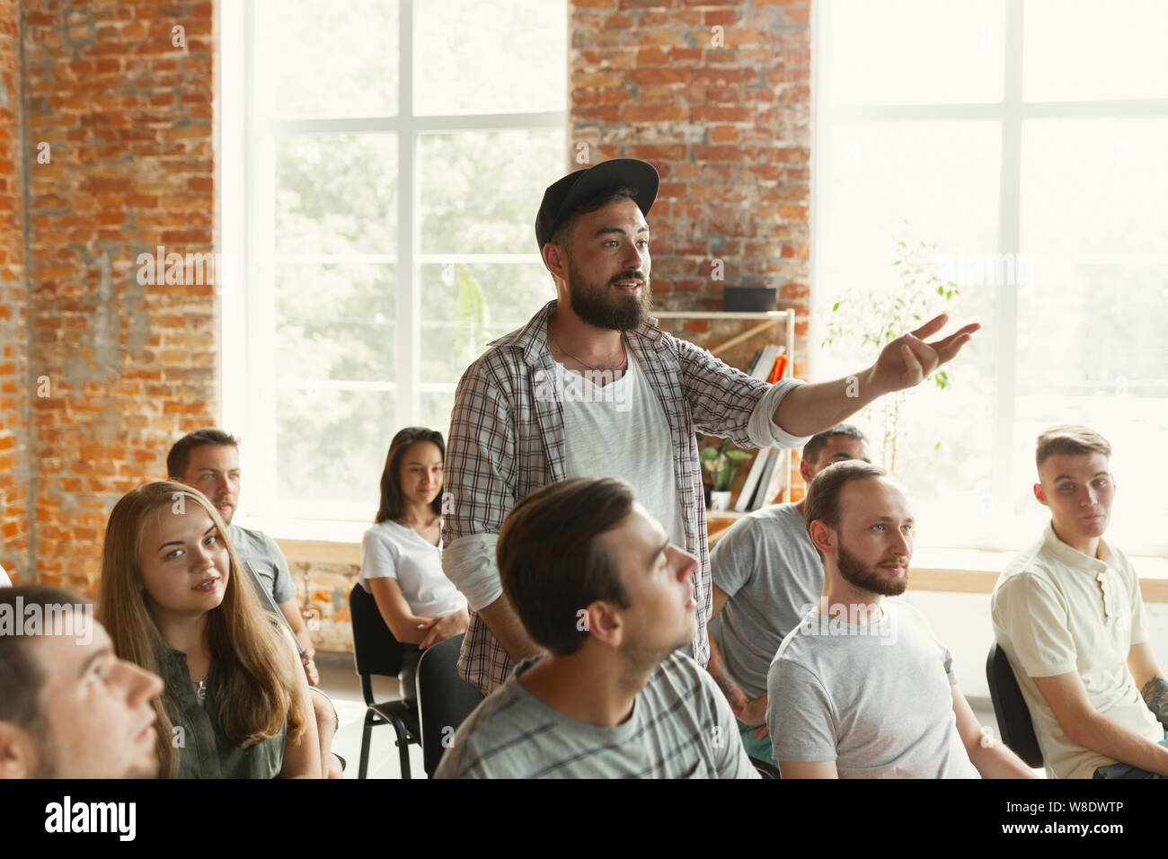 Student giving speech in class hi-res stock photography and images - Alamy