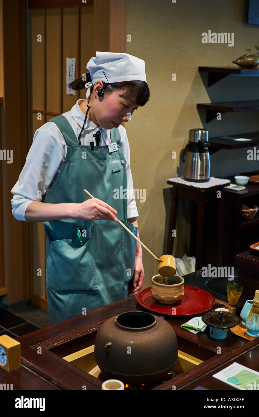 Japan, Honshu island, Kansai region, Kyoto, Ippodo, the oldest tea ...