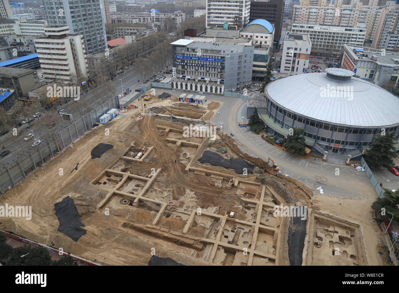 Zhengzhou shang city hi-res stock photography and images - Alamy