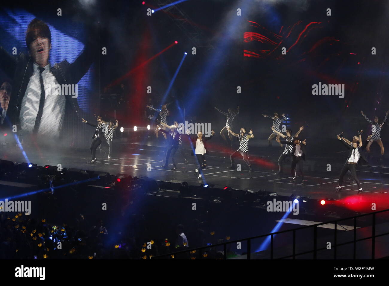 Members of South Korean boy group Bigbang or Big Bang perform at their ...